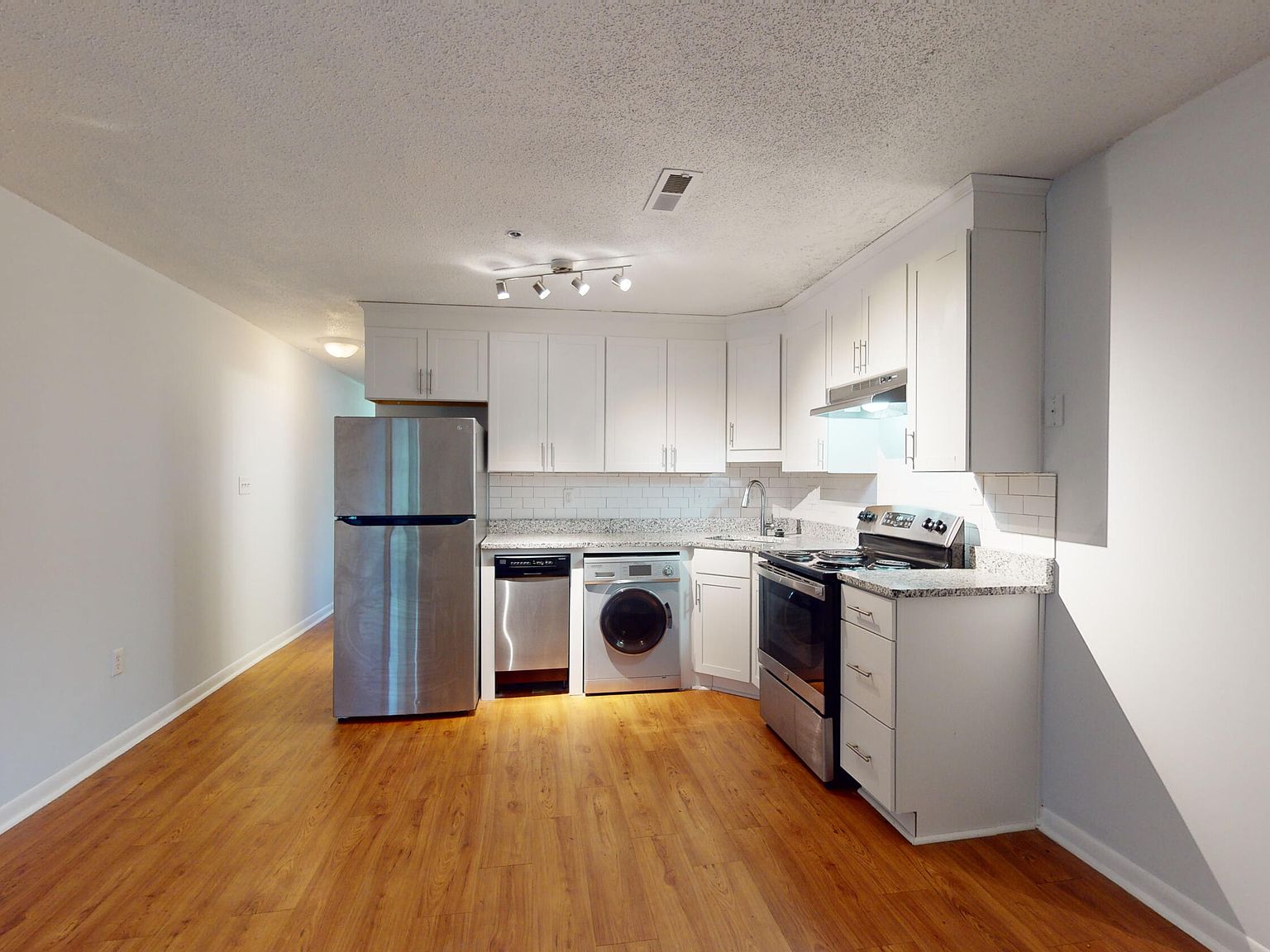 40 Bee St APT 111, Charleston, SC 29403 | MLS #23028278 | Zillow