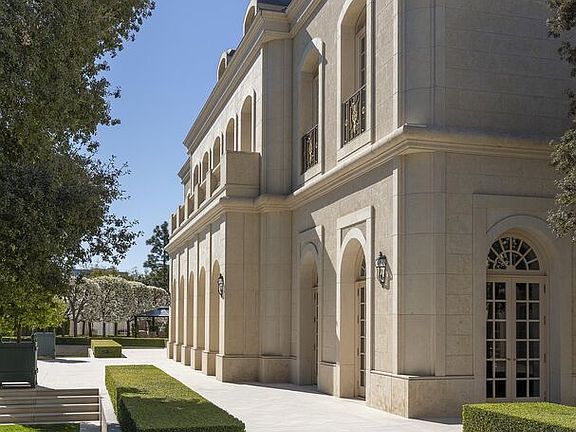 594 S Mapleton Dr, Los Angeles, CA 90024 | MLS #23-231909 | Zillow