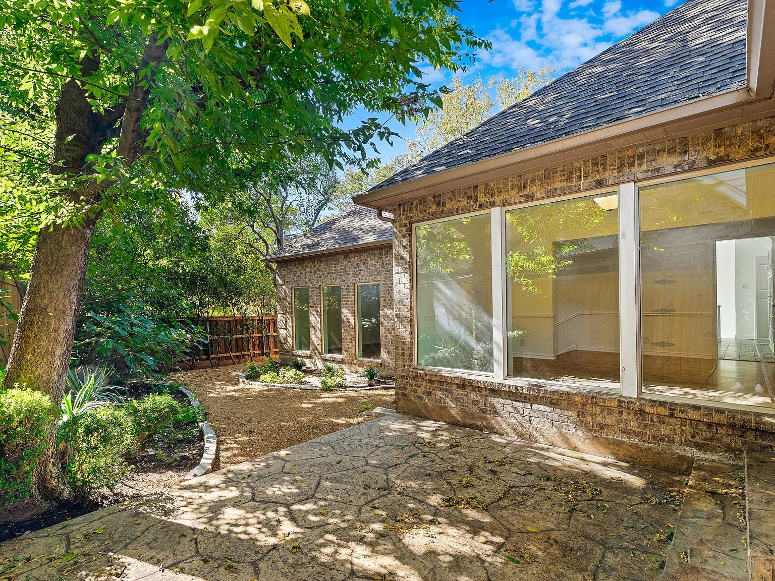 4004 Cochran Heights Ct, Dallas, TX 75220 | Zillow