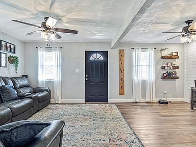 10691 Prest Rd, Coulterville, IL 62237 | Zillow