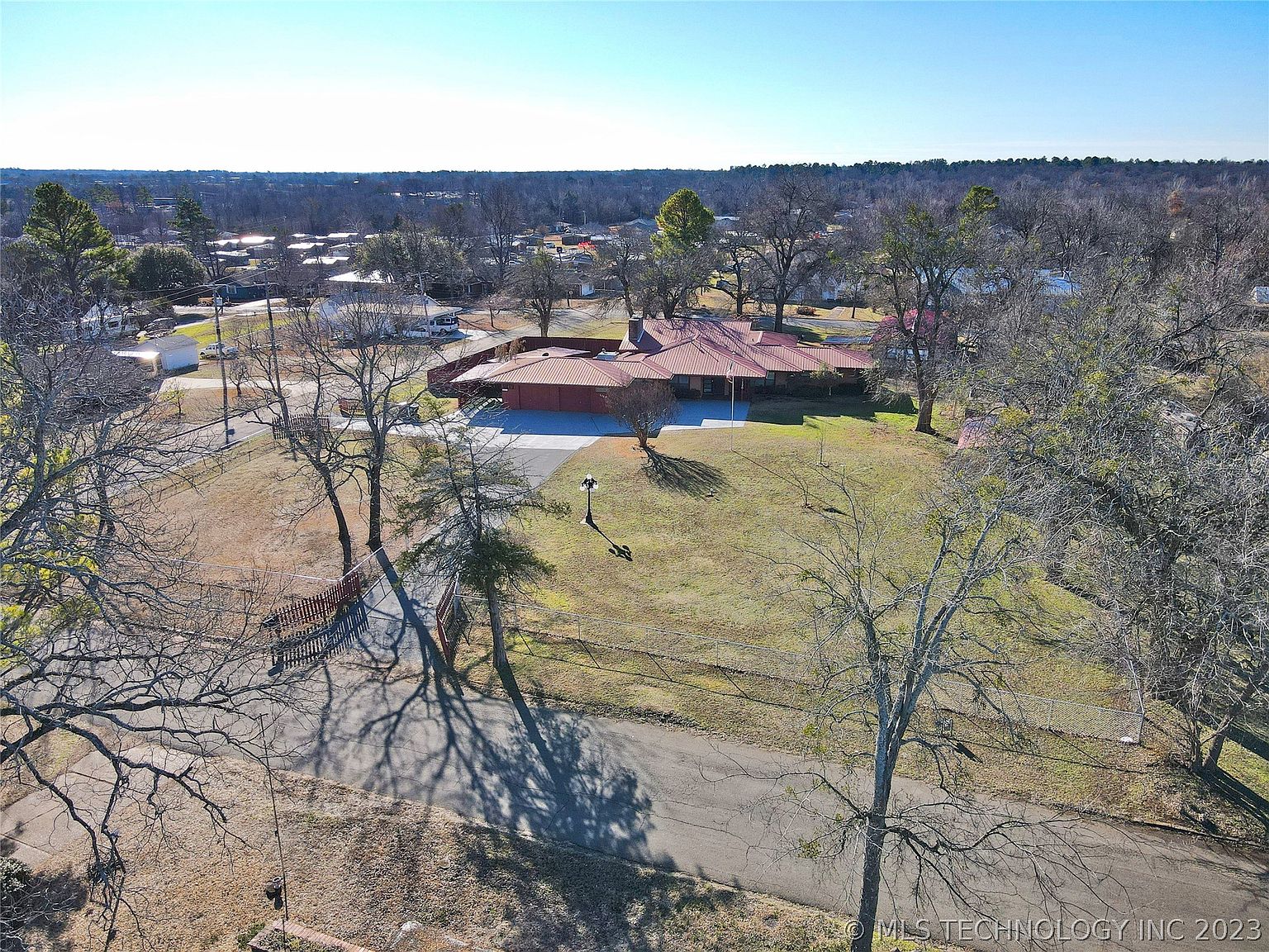 1120 E Duke St, Hugo, OK 74743 | Zillow