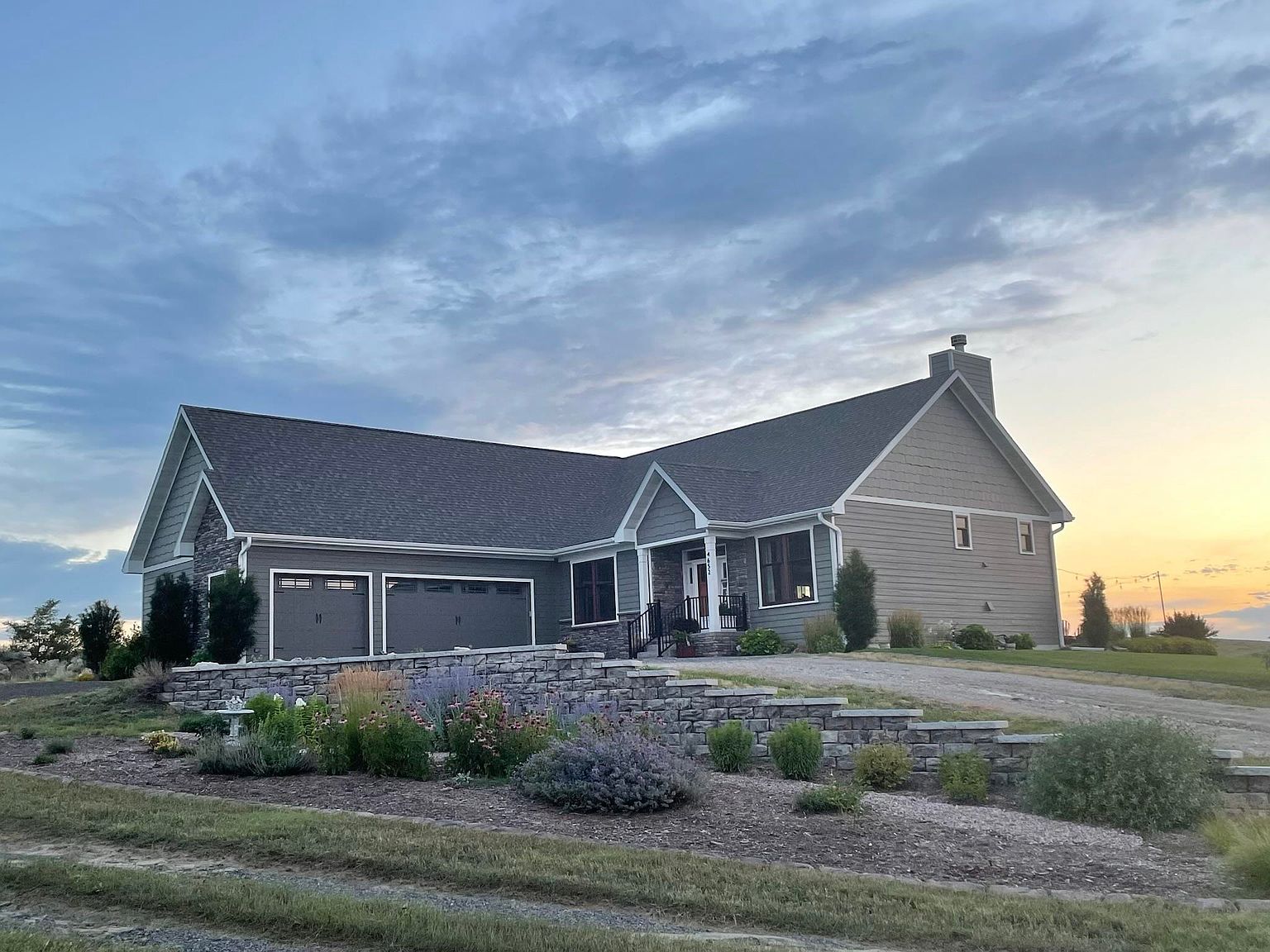 4652 N Prairie Trace Rd, Sutherland, NE 69165 | MLS #25327 | Zillow