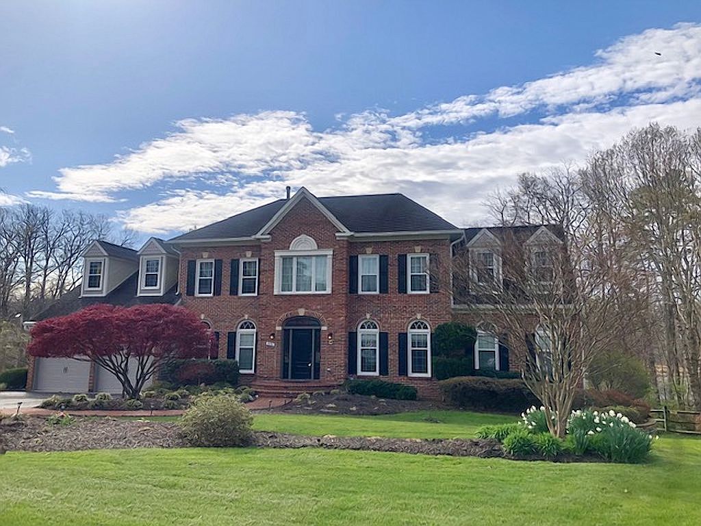 9395 Crosspointe Dr, Fairfax Station, VA 22039 | Zillow
