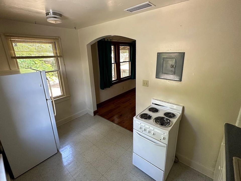 1236 NW 14th Ave Gainesville FL | Zillow