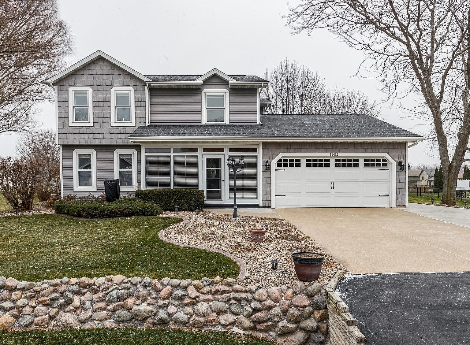 1902 Amy Jo Dr, Oshkosh, WI 54904 | Zillow