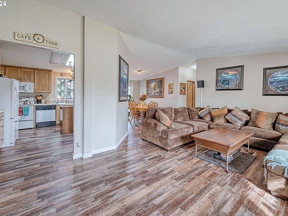 33497 Scott Ave, Creswell, OR 97426 | MLS #24295512 | Zillow