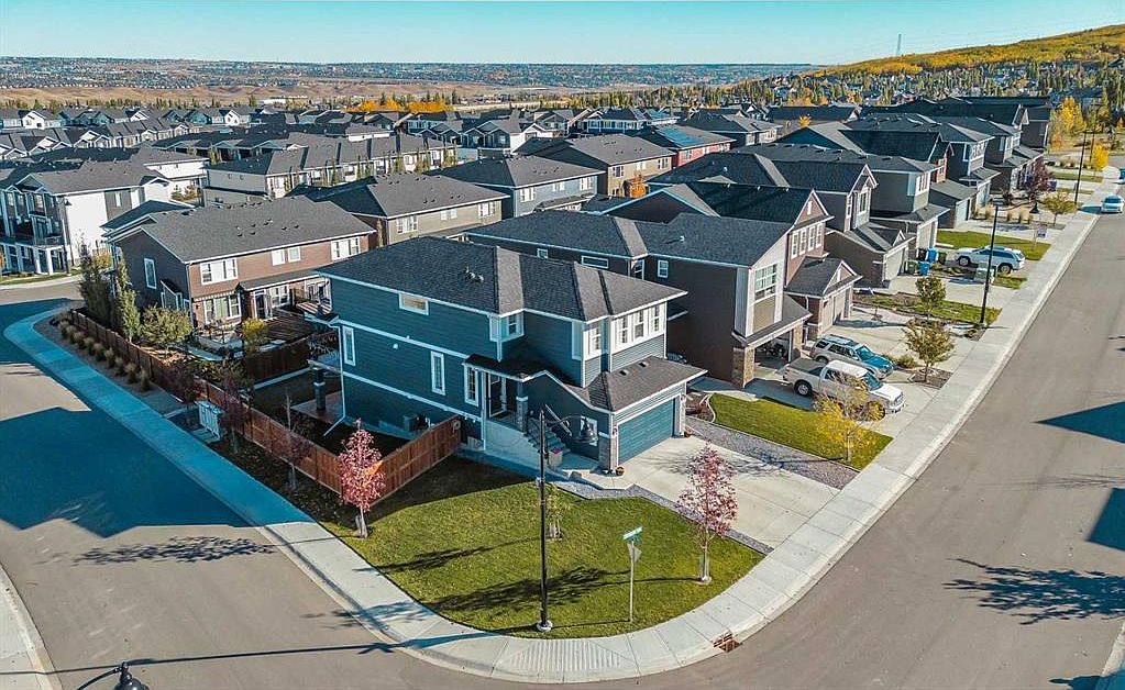 51 Crestbrook Line SW, Calgary, AB T3B 6H1 | MLS #A2196179 | Zillow