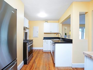 105 Lancaster St, Springfield, MA 01118 | Zillow