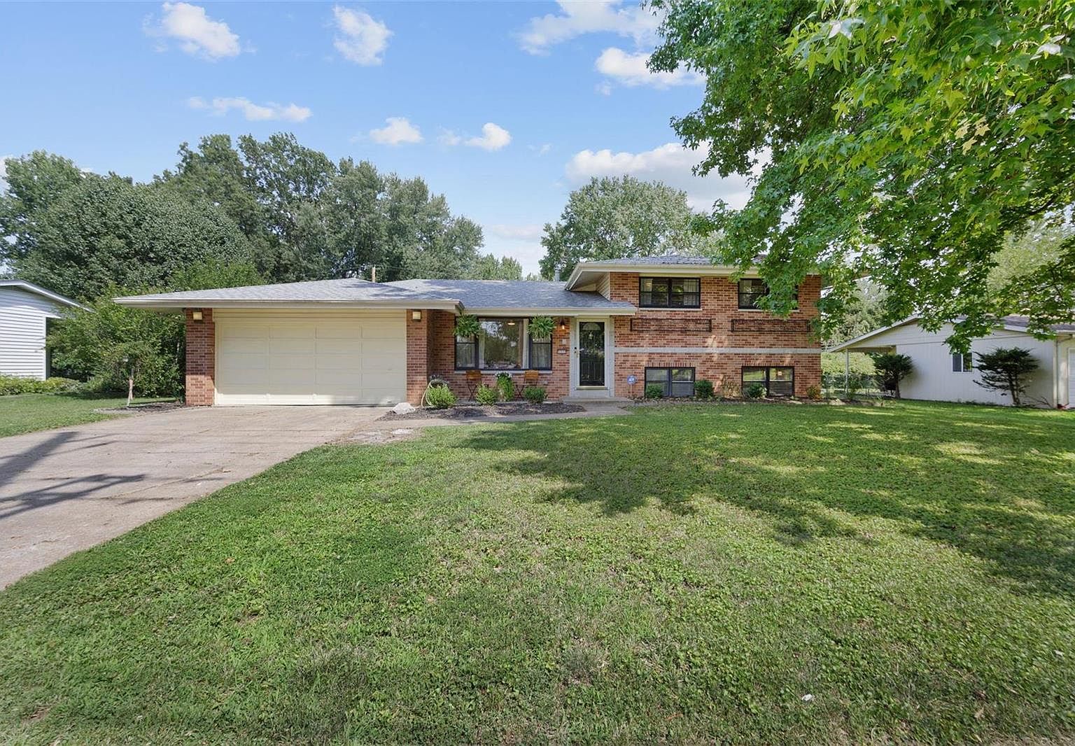 1312 Ross Ave, Saint Louis, MO 63146 | MLS #23044215 | Zillow