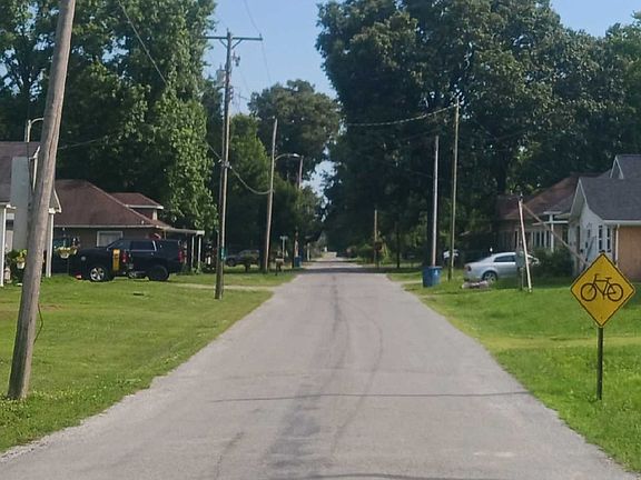 410 S Jenette Ave, Buckner, IL 62819 | Zillow