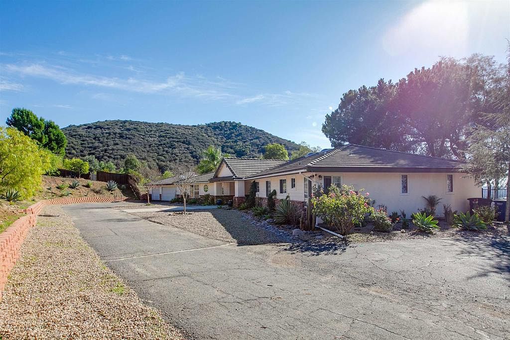 3249 Vista Del Rio, Fallbrook, CA 92028 | Zillow