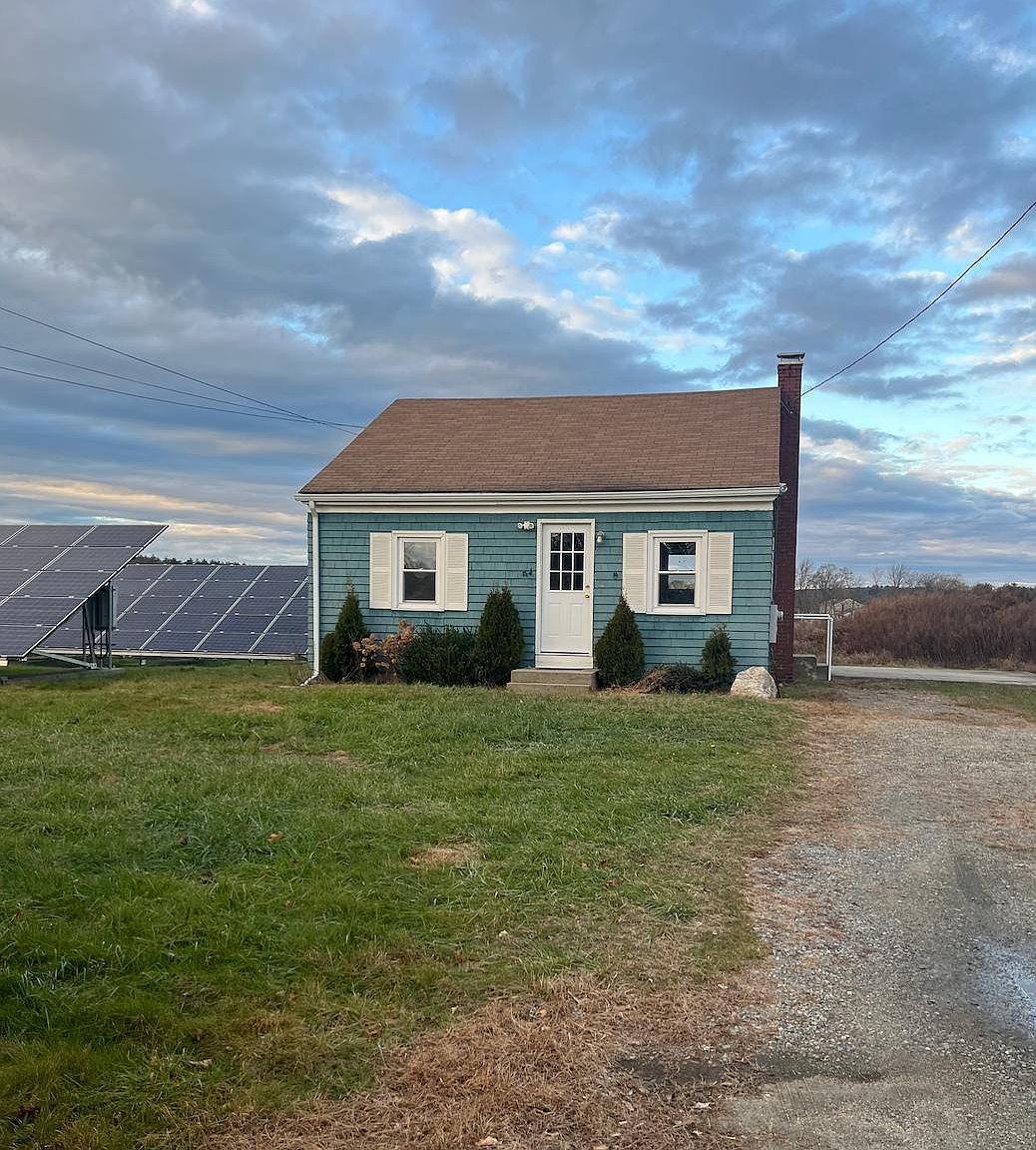 11 Snake Hill Rd, North Scituate, RI 02857 | Zillow