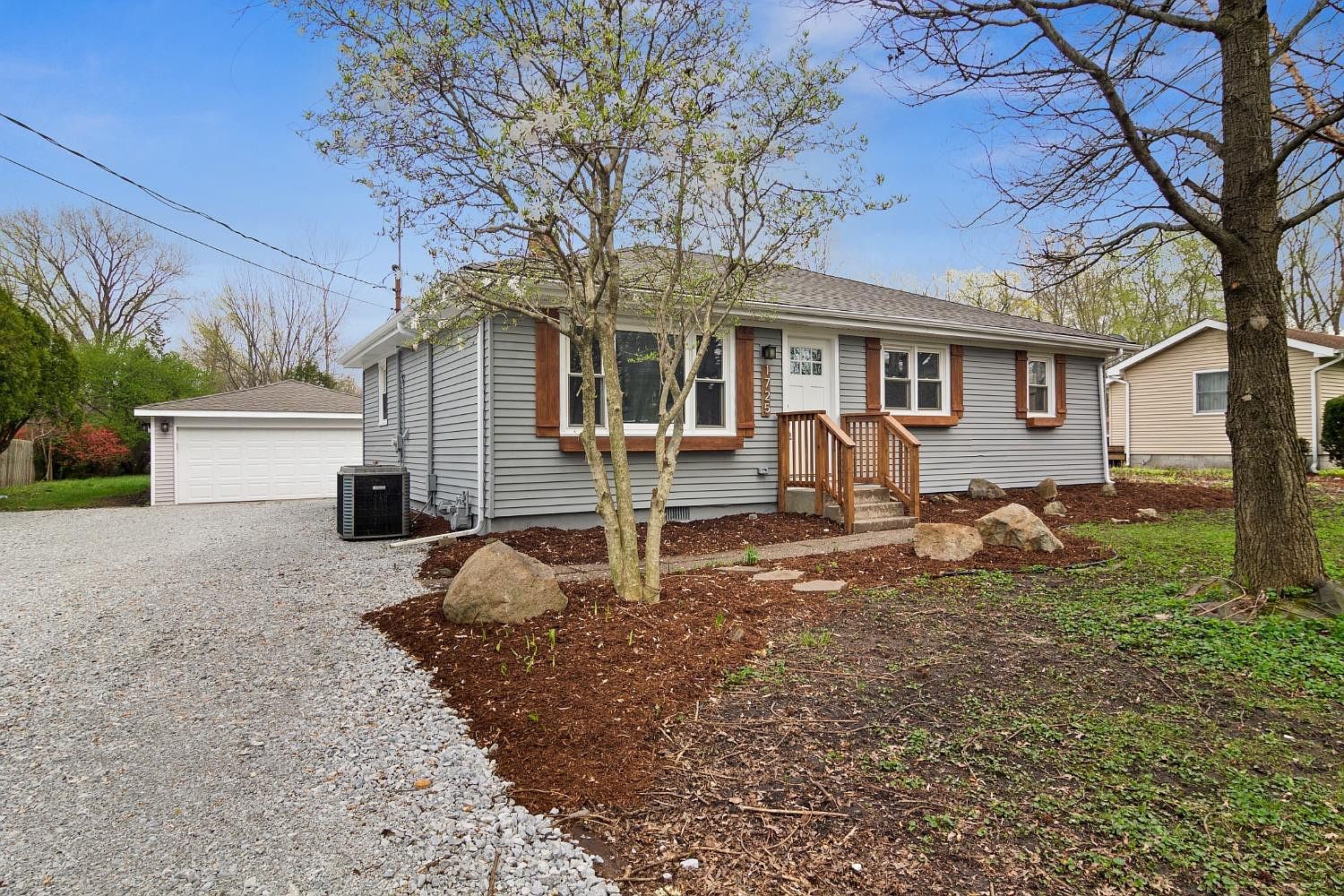 1725 S Broad St, Griffith, IN 46319 | Zillow