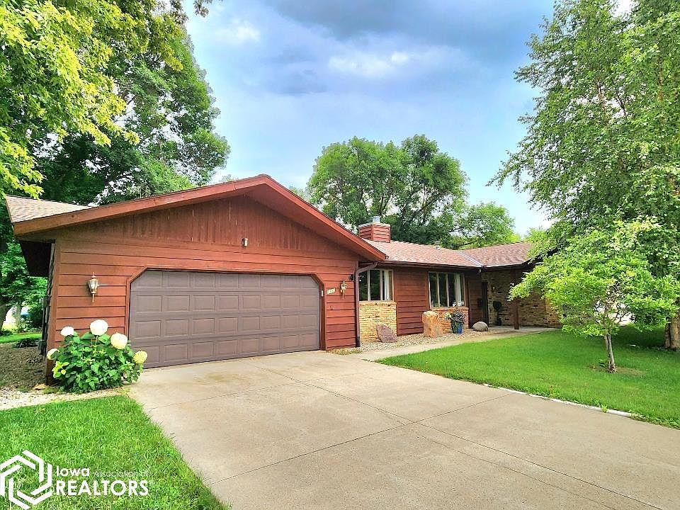 1103 Knollwood Ln, Mason City, IA 50401 | MLS #6308617 | Zillow