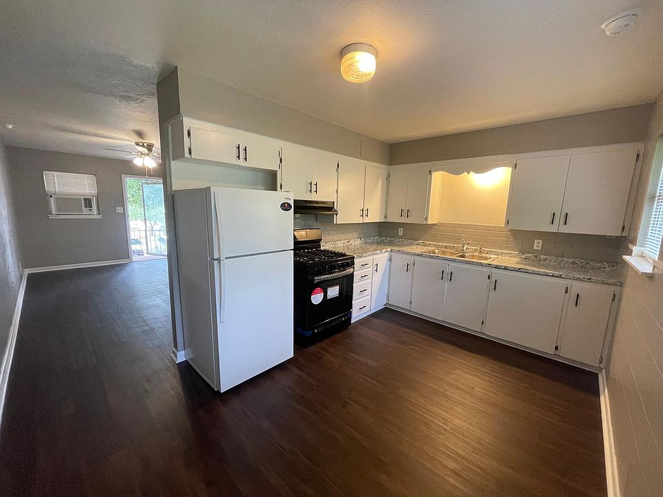 409 Park St #B, Burkburnett, TX 76354 | Zillow