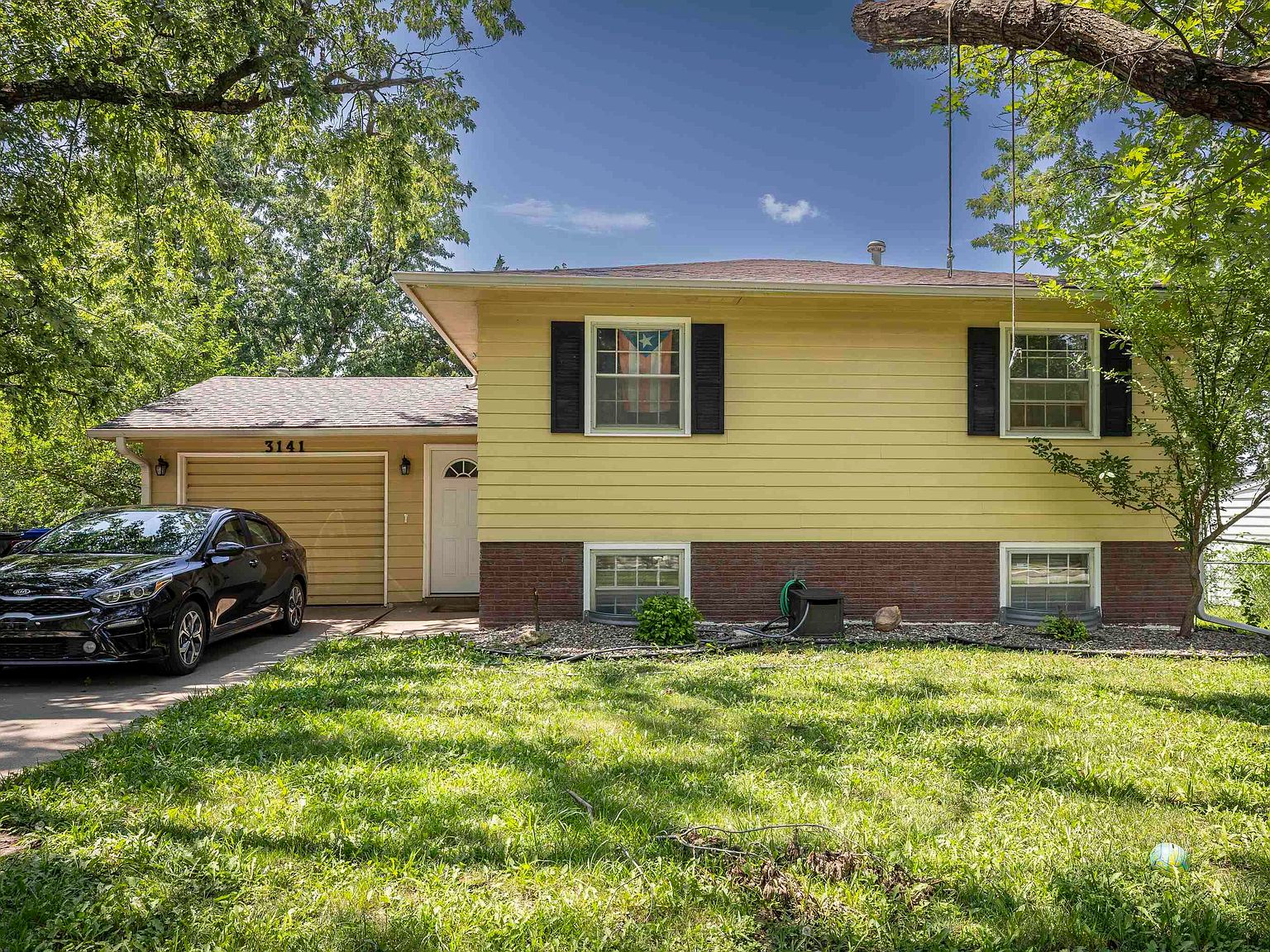 3141 SW Crest Dr, Topeka, KS 66614 | Zillow