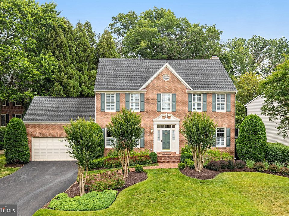 12702 Pond Crest Ln, Herndon, VA 20171 | Zillow