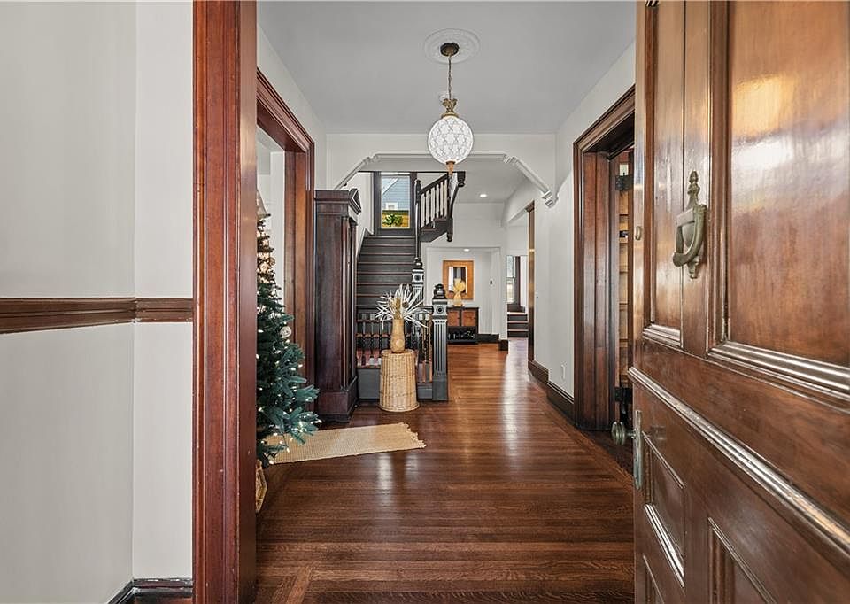 253 Broadway, Newport, RI 02840 | Zillow