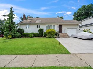 47 Country Drive, Plainview, NY 11803 | MLS #897804 | Zillow
