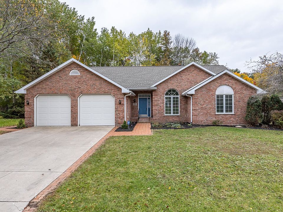 2432 Deerpath Dr, Green Bay, WI 54302 | Zillow