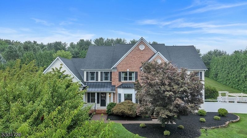 4 Tiger Brook Ln, Chester, NJ 07930 | Zillow