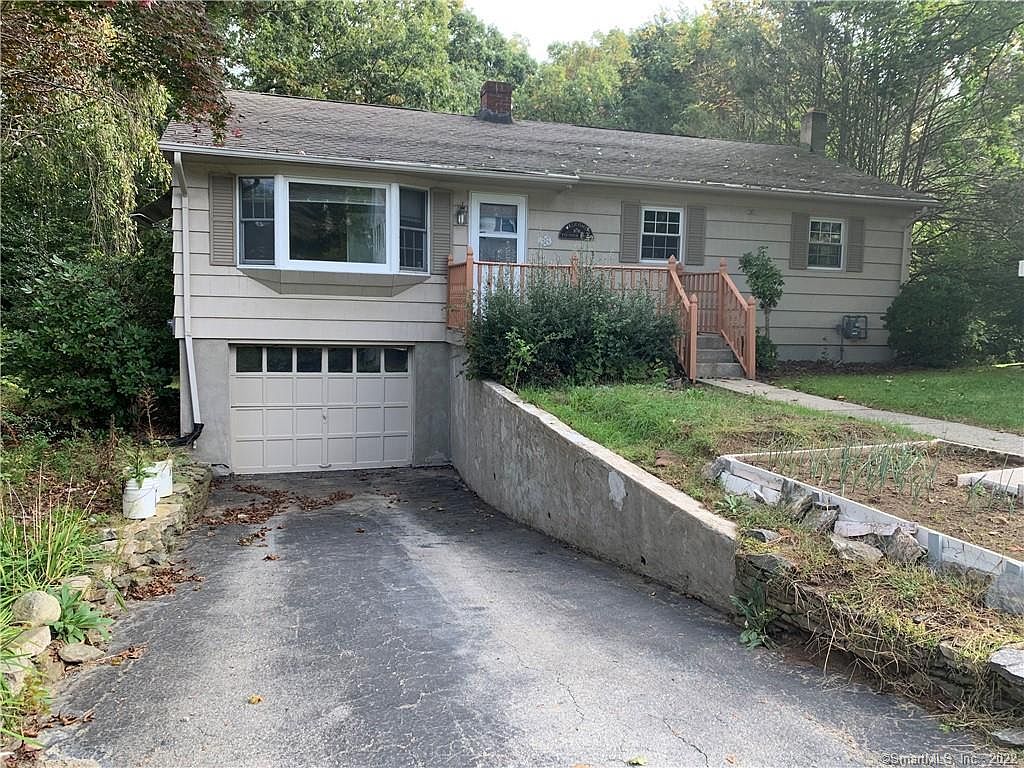 88 Holly Hill Dr, Uncasville, CT 06382 | Zillow