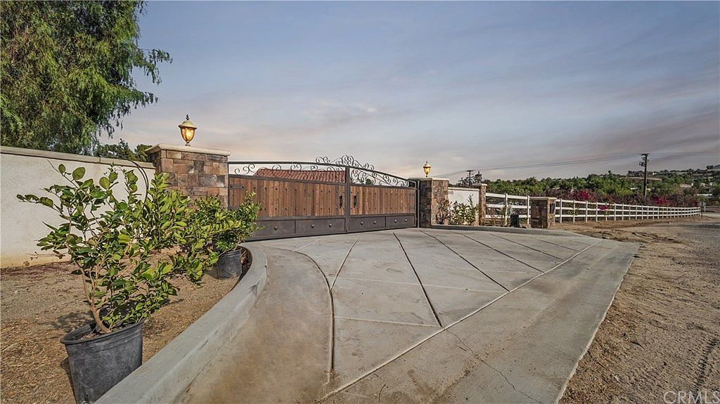 18145 Mockingbird Canyon Rd, Riverside, CA 92504 | Zillow