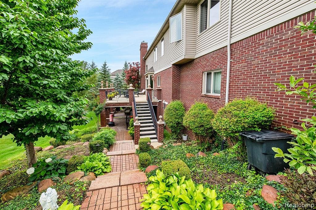 6398 Par 4 Ln, Washington, MI 48095 | MLS #20230058106 | Zillow