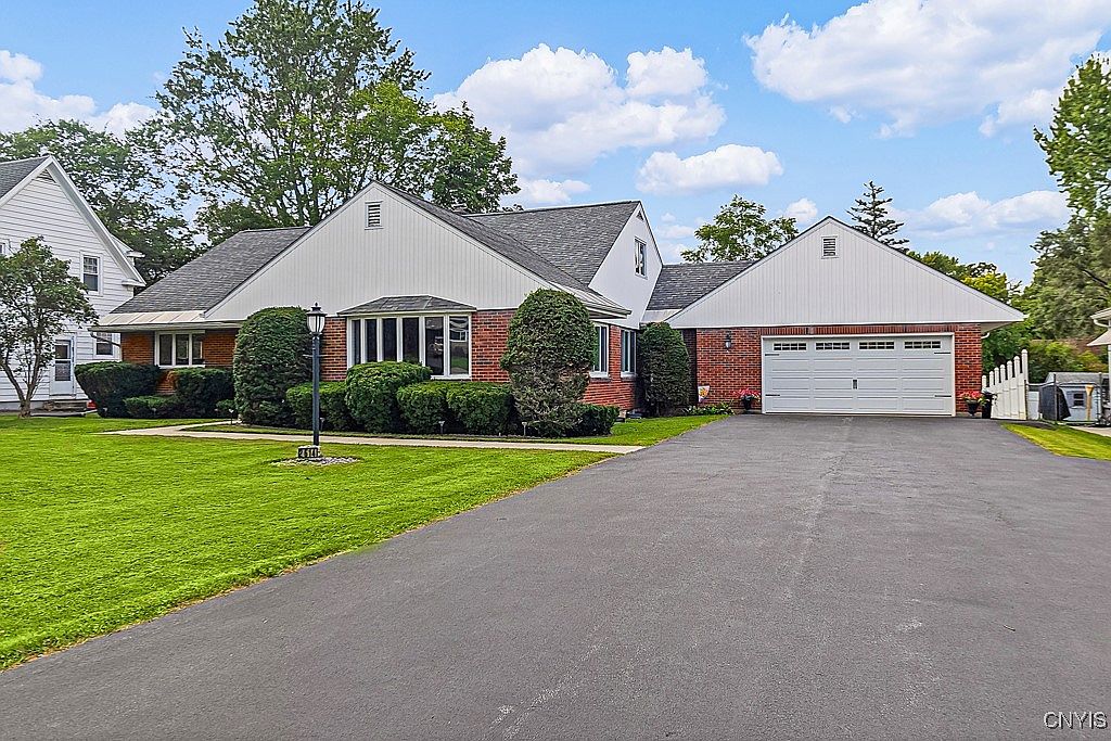 2614 Oneida St, Utica, NY 13501 | Zillow