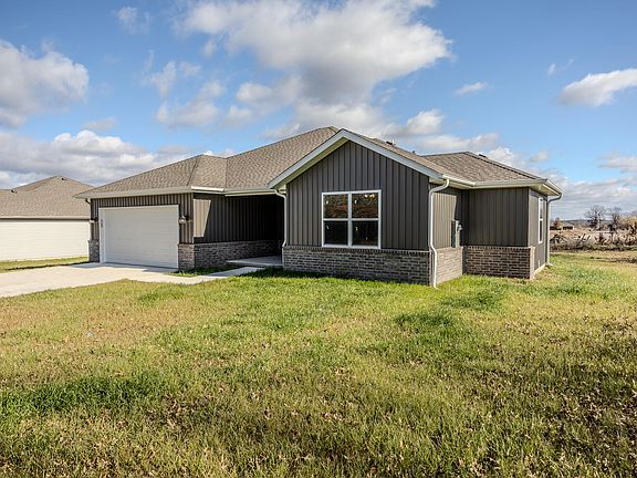 940 North Albany Avenue, Bolivar, MO 65613 | MLS #60271353 | Zillow