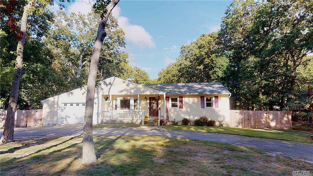 115 Woodlot Rd, Ridge, NY 11961 | Zillow