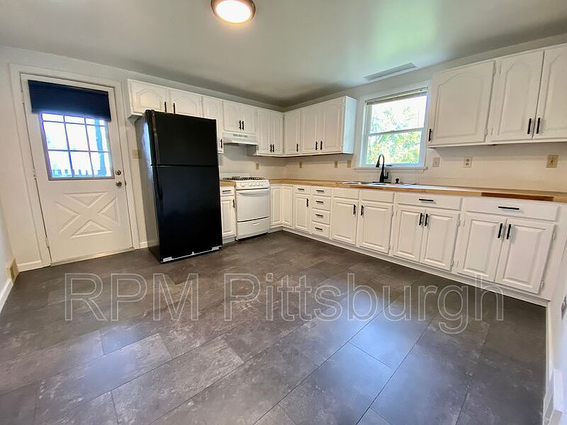 1009 Brackenridge Ave UNIT 2, Brackenridge, PA 15014 | Zillow