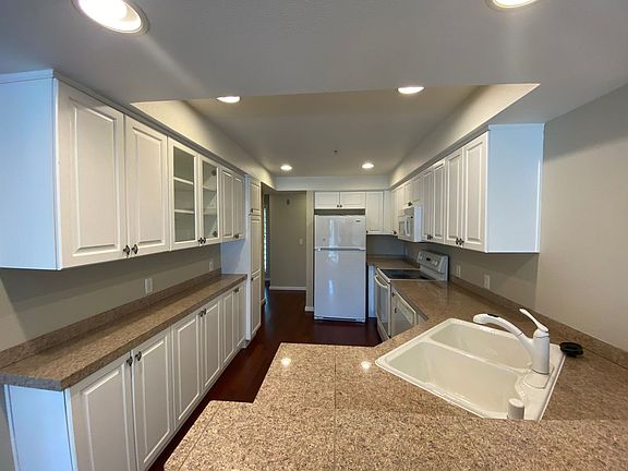 520 4th St APT 35, Kirkland, WA 98033 | Zillow
