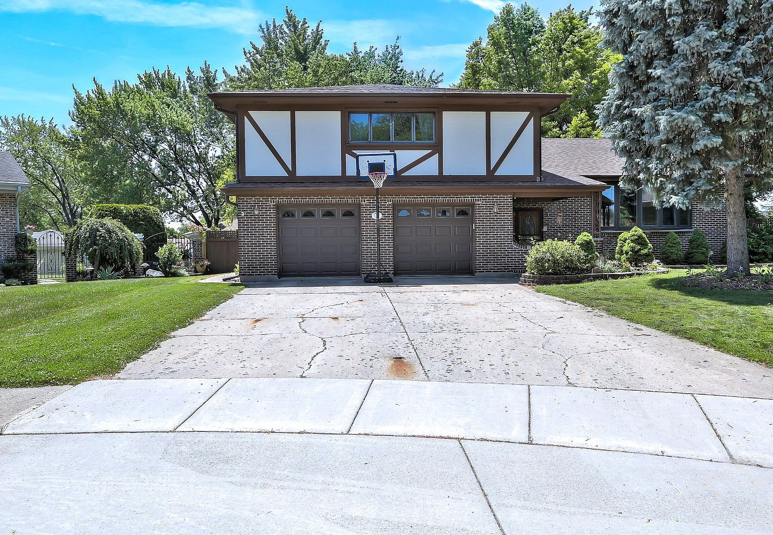 1343 W Meyer Dr, Addison, IL 60101 | Zillow