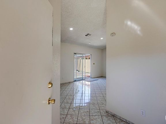 1116 Adelaide Ave, Bakersfield, CA 93307 | Zillow