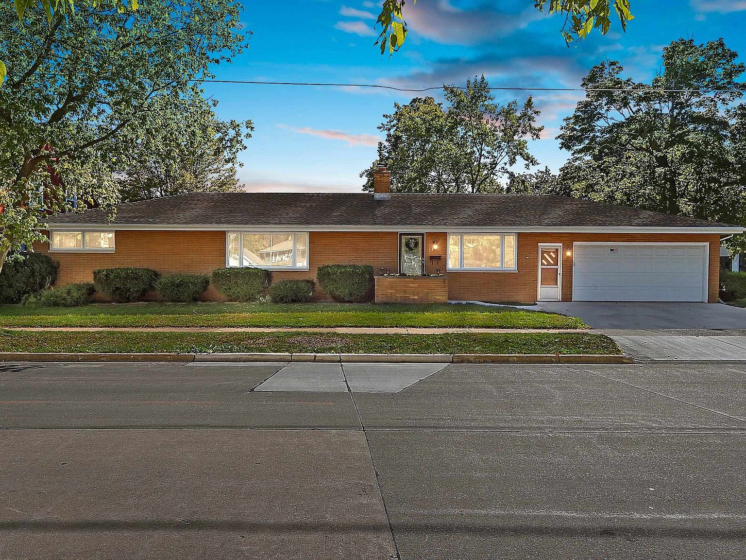 1115 W Franklin St, Appleton, WI 54914 | Zillow