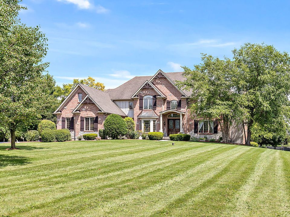 11N465 Muirhead Rd, Elgin, IL 60124 | MLS #11841470 | Zillow