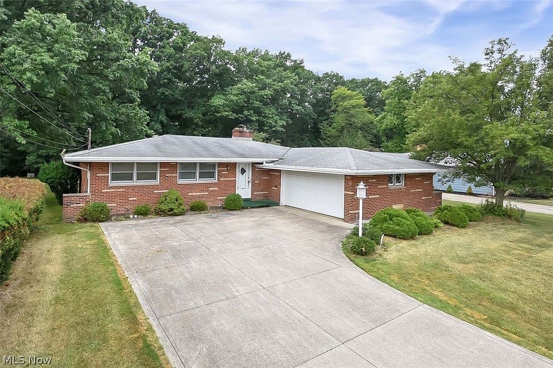 7678 Ragall Pkwy, Middleburg Heights, OH 44130 | Zillow