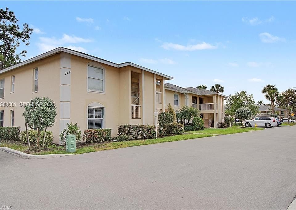 Berkshire Lakes - 741 Landover Cir Naples FL | Zillow