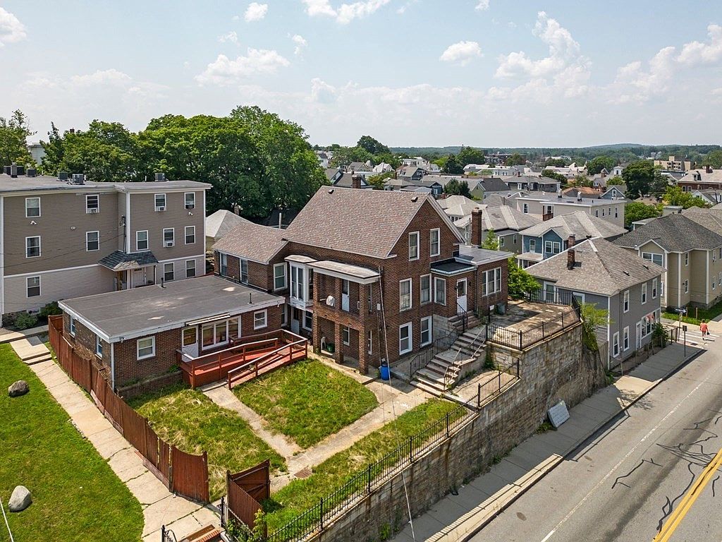 466 Fletcher St, Lowell, MA 01854 | Zillow
