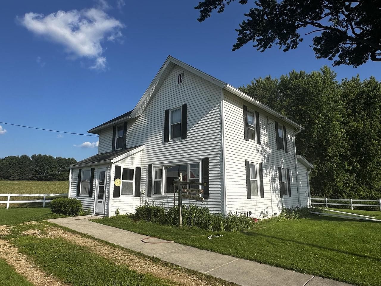 W1489 County Road Z, Fall River, WI 53932 | Zillow