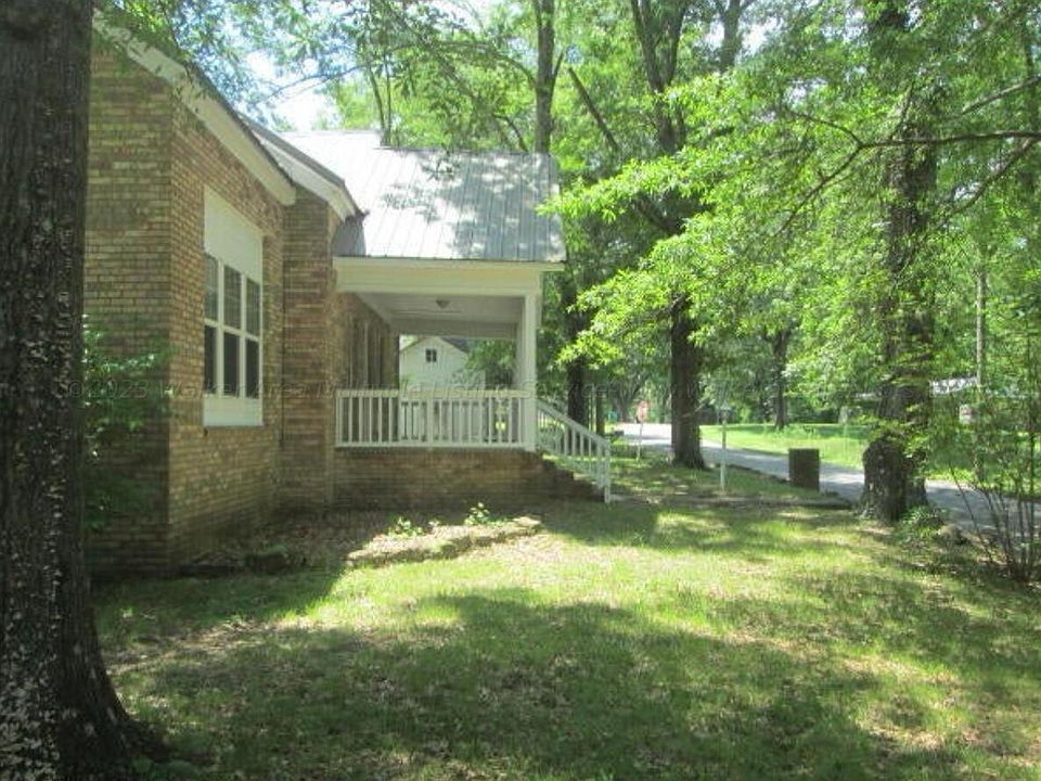1006 Walnut St, Sulligent, AL 35586 | Zillow