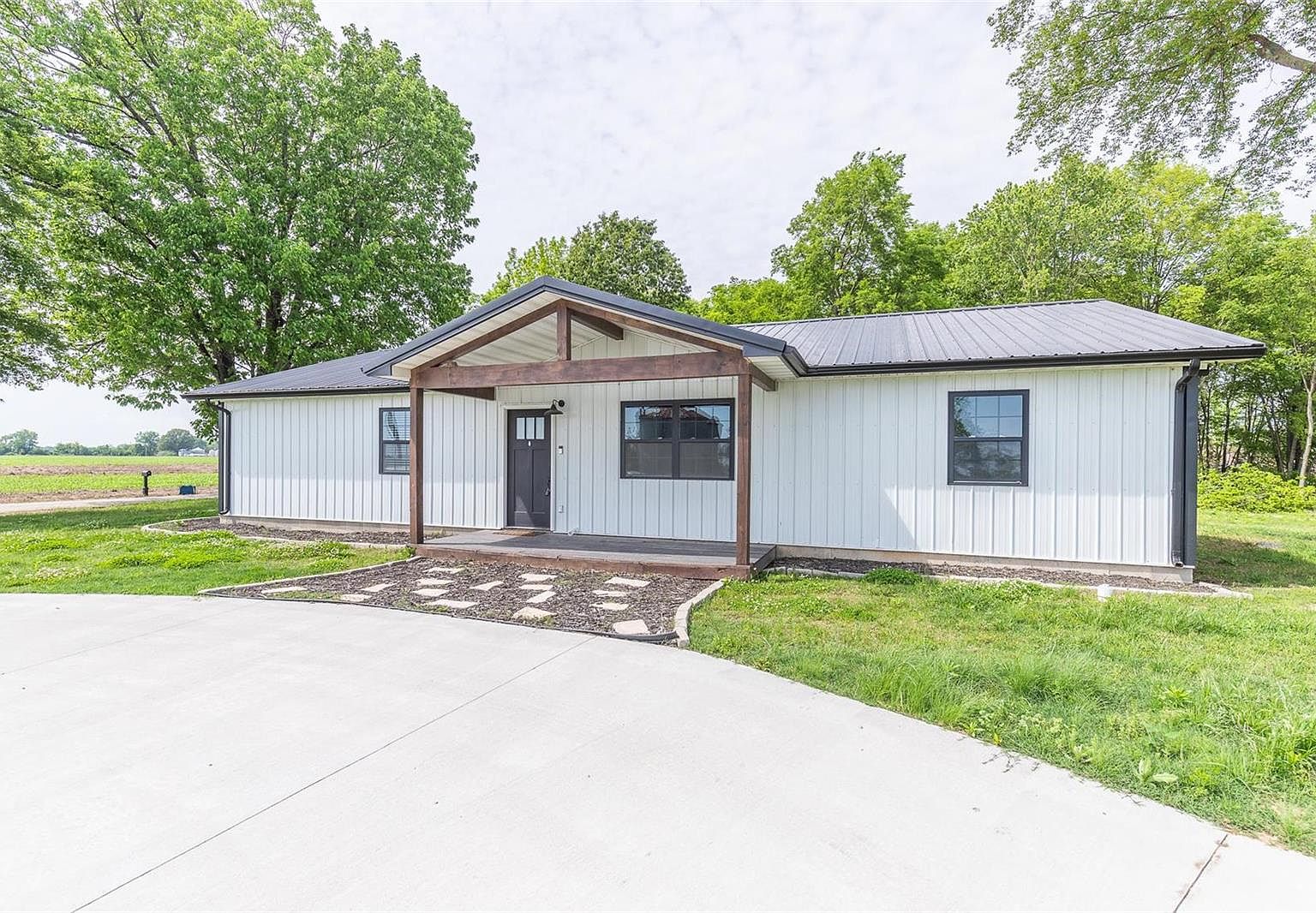 408 S Lyons Ave, Naylor, MO 63953 | MLS #24000710 | Zillow