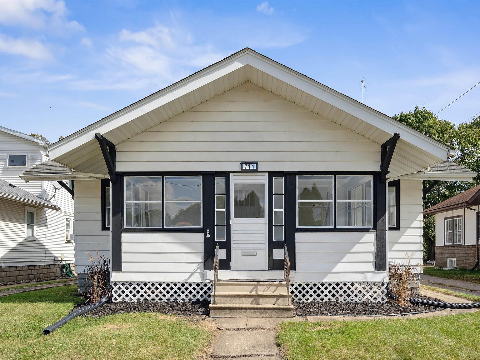 711 Fletcher Ave, Waterloo, IA 50701 | Zillow