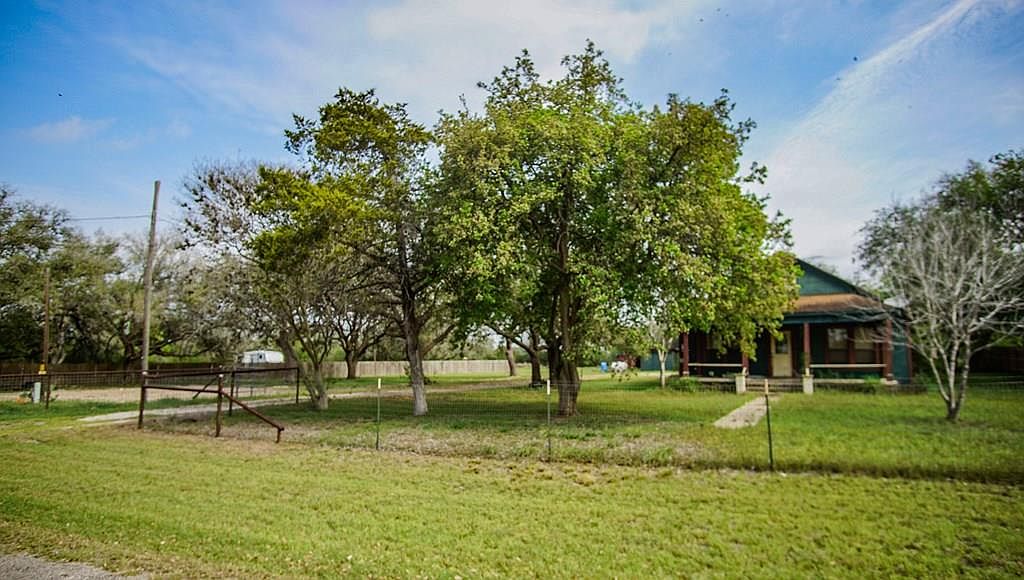 727 Main St, Tuleta, TX 78162 | Zillow