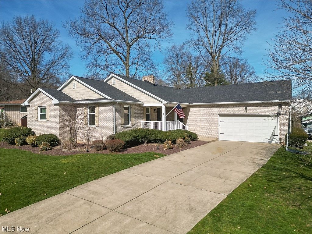 45 Robin Hood Dr, Youngstown, OH 44511 | Zillow