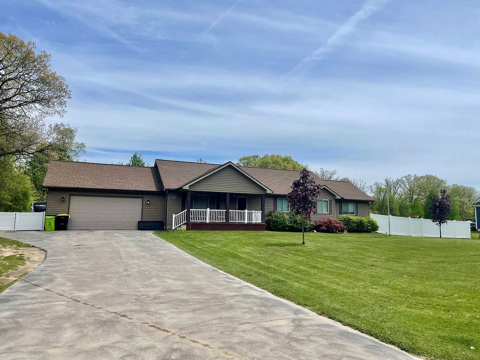815 Sugden Lake Rd, White Lake, MI 48386 | Zillow