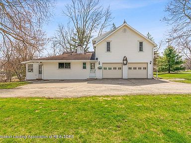 704 N Chipman St, Owosso, MI 48867 | Zillow