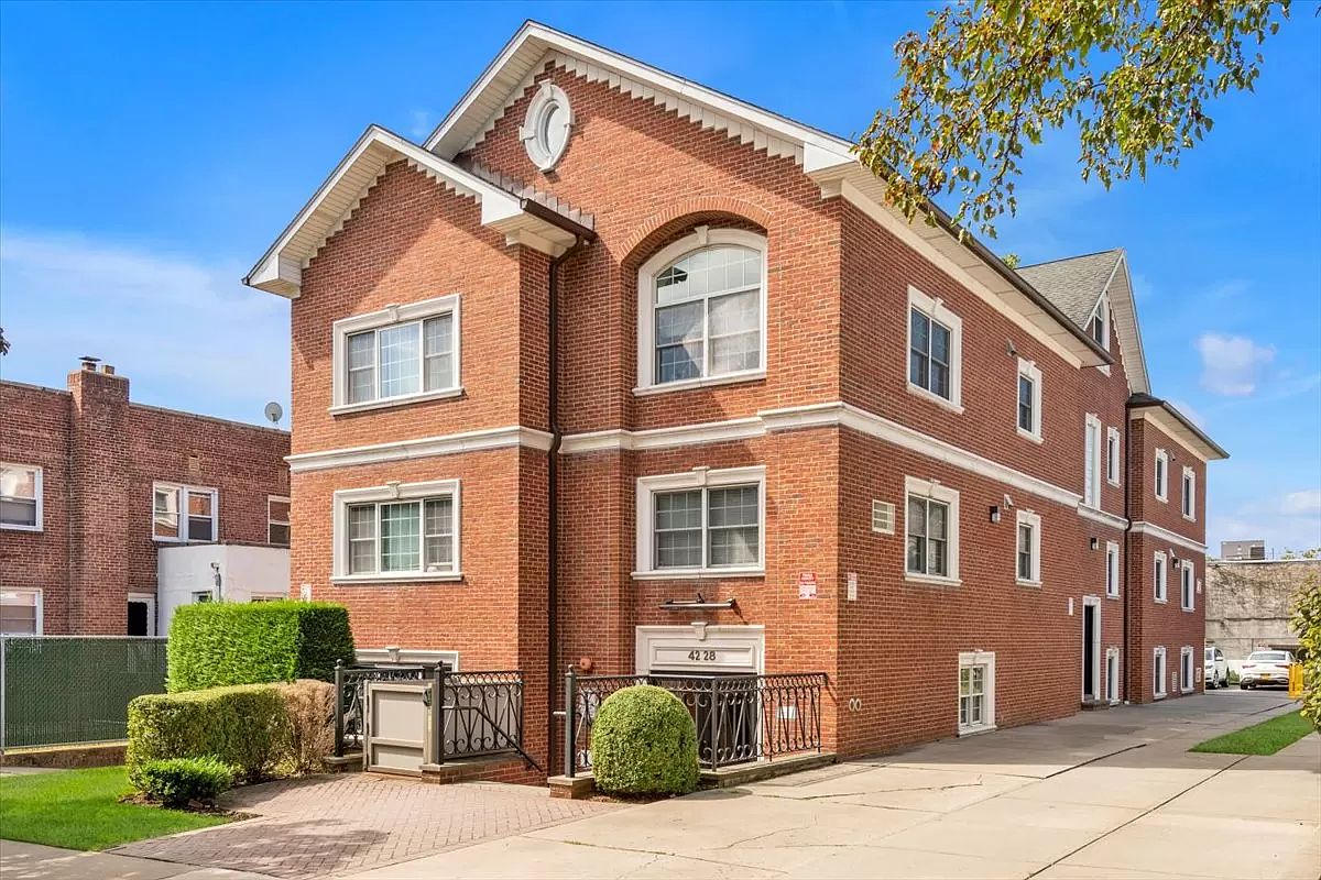 42-28 214th Pl #2C, Bayside, NY 11361 | Zillow