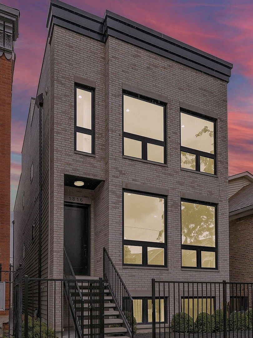 1816 W Superior St, Chicago, IL 60622 | Zillow